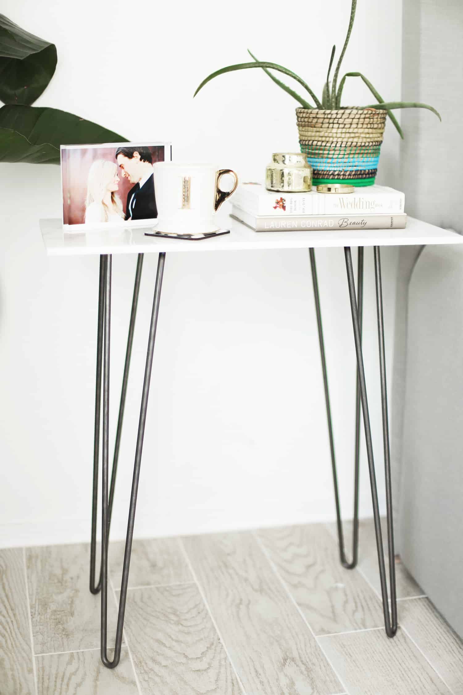 20 DIY Budget Bedside Table Ideas - The Kindest Way