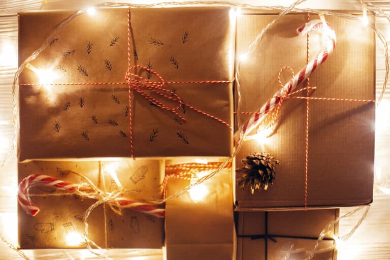 20 DIY Wrapping Paper Ideas to Inspire