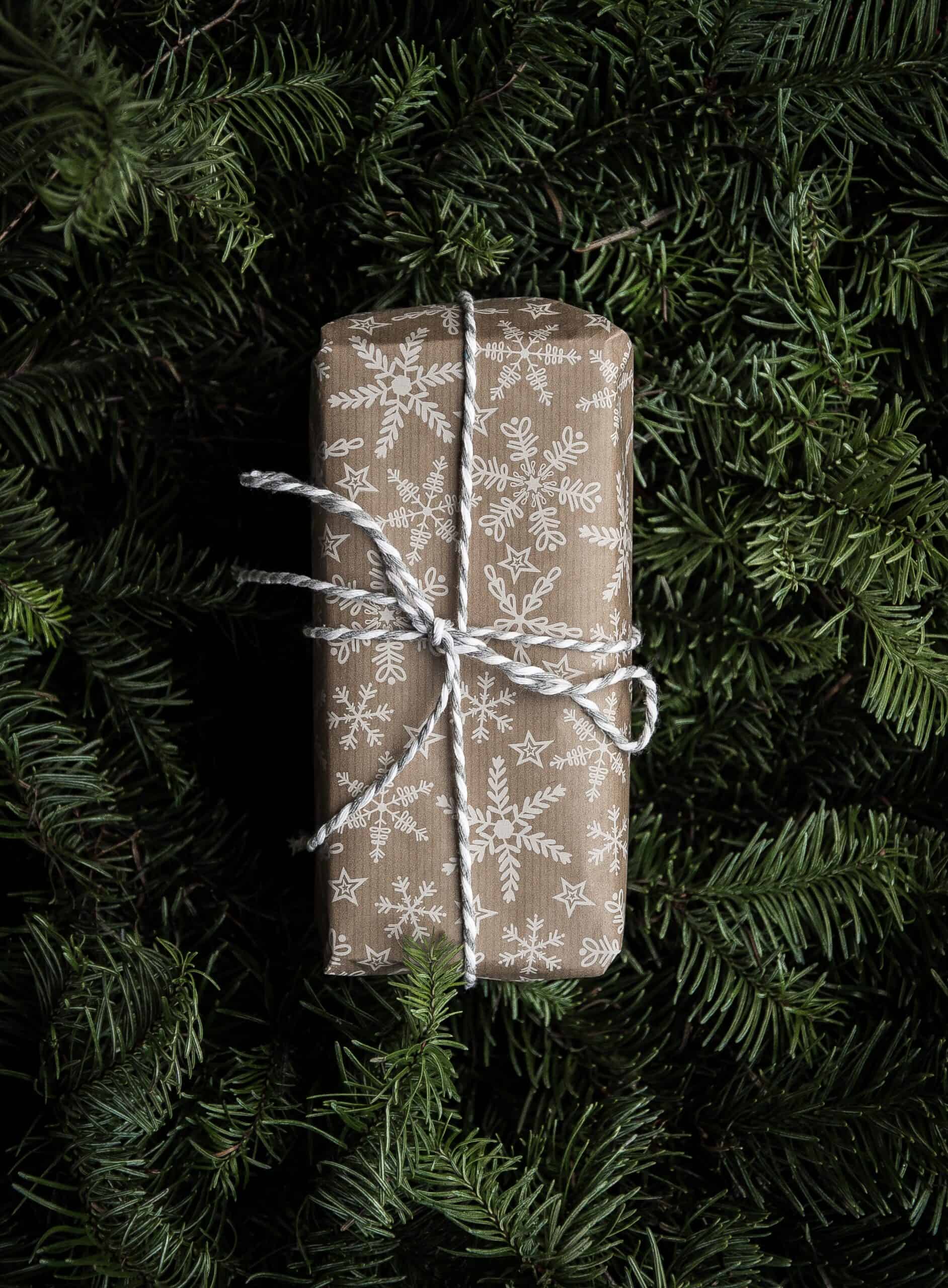 20 DIY Wrapping Paper Ideas to Inspire